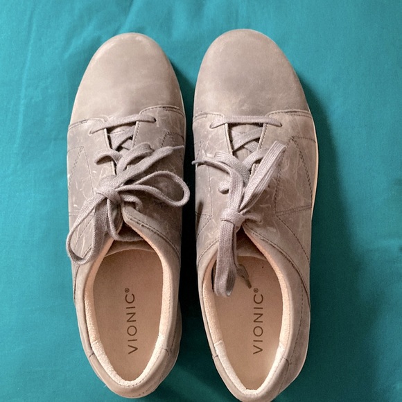 Vionic | Shoes | Vionic Lindsey Nubuck Walking Shoes In Slate Grey ...